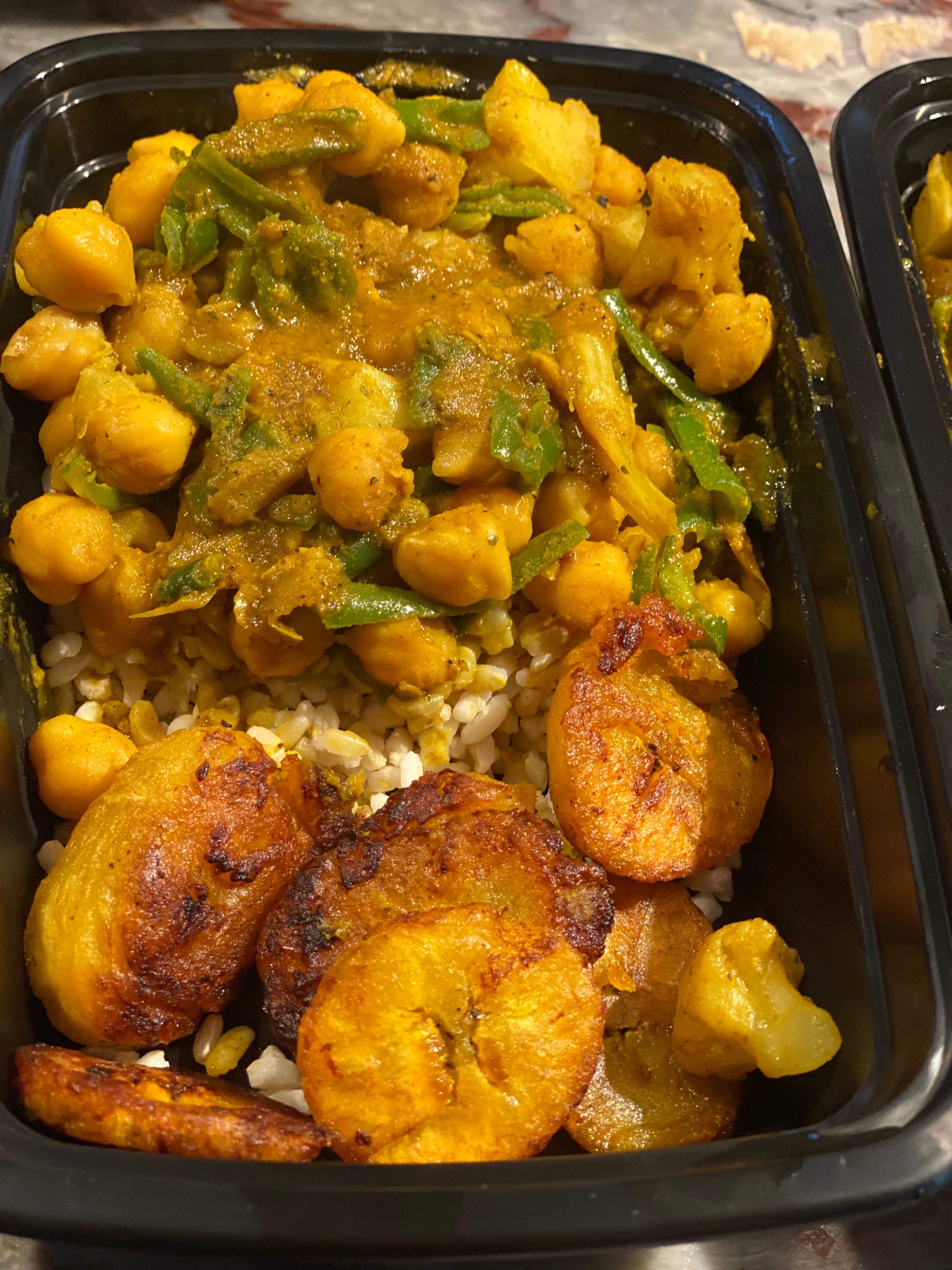 Curry Chickpea w/ Rice & fried Plantains – Lyriah's Kitchen
